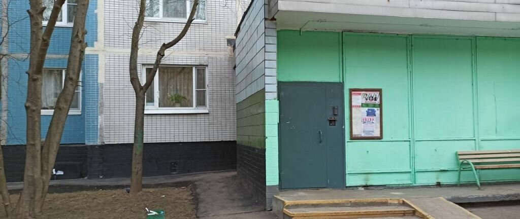 Toplu taşıma durağı Zagorevsky proezd, 3, Moskova, foto