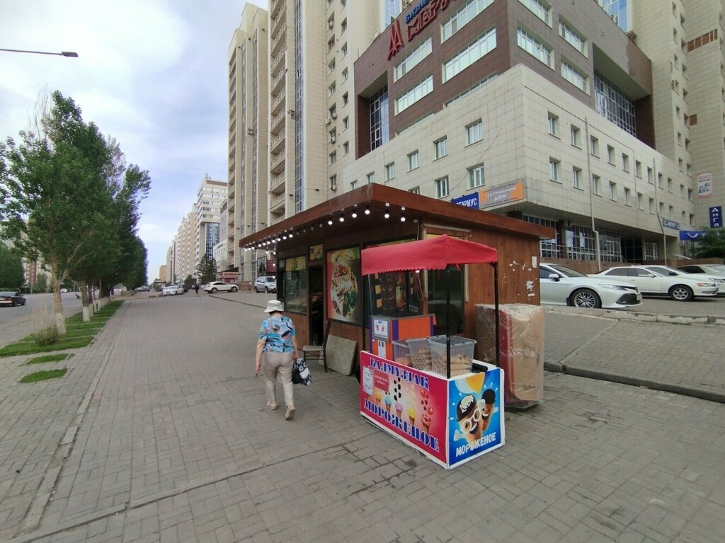 Fast food Kiosk fastfuda, Astana, foto