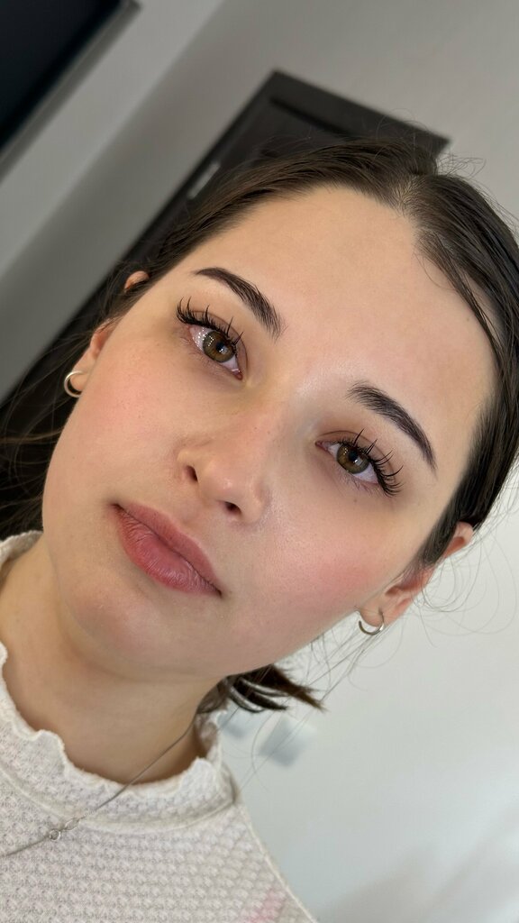 Kaş ve kirpik salonu Girl House, Murino, foto