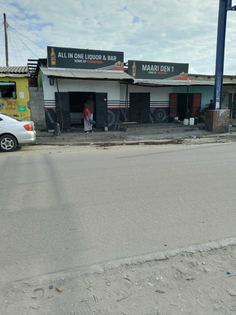 Alkollü içecekler Maari den 1, Lusaka, foto