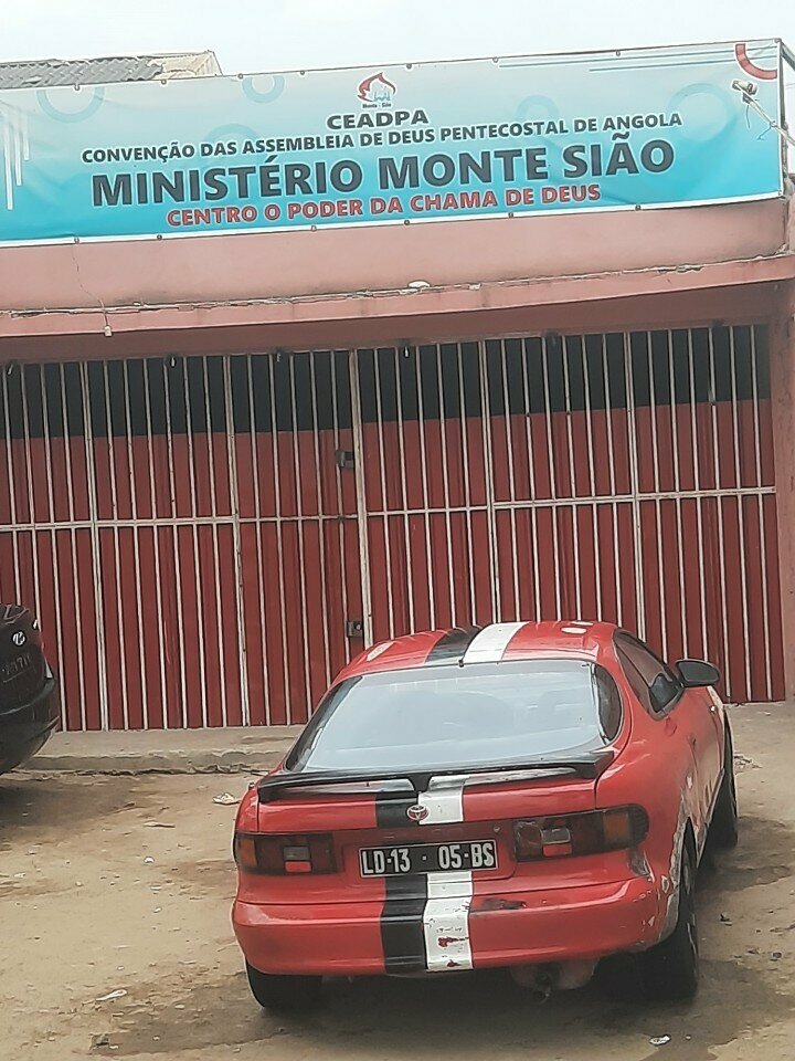 Protestan kilisesi Igreja Pentecostal Monte Sião: O Poder Da Chama De Deus, Loanda, foto