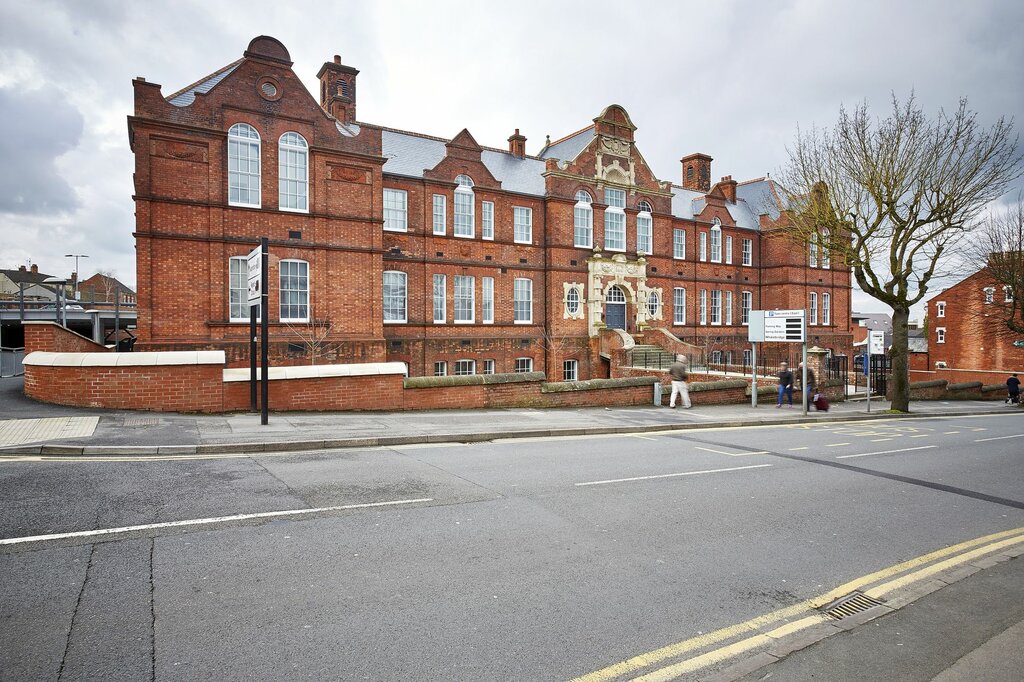 Daireler Burkhardt Hall by Flying Butler, Swindon, foto