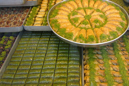 Kafe Değirmencioğlu baklavaları, Efeler, foto