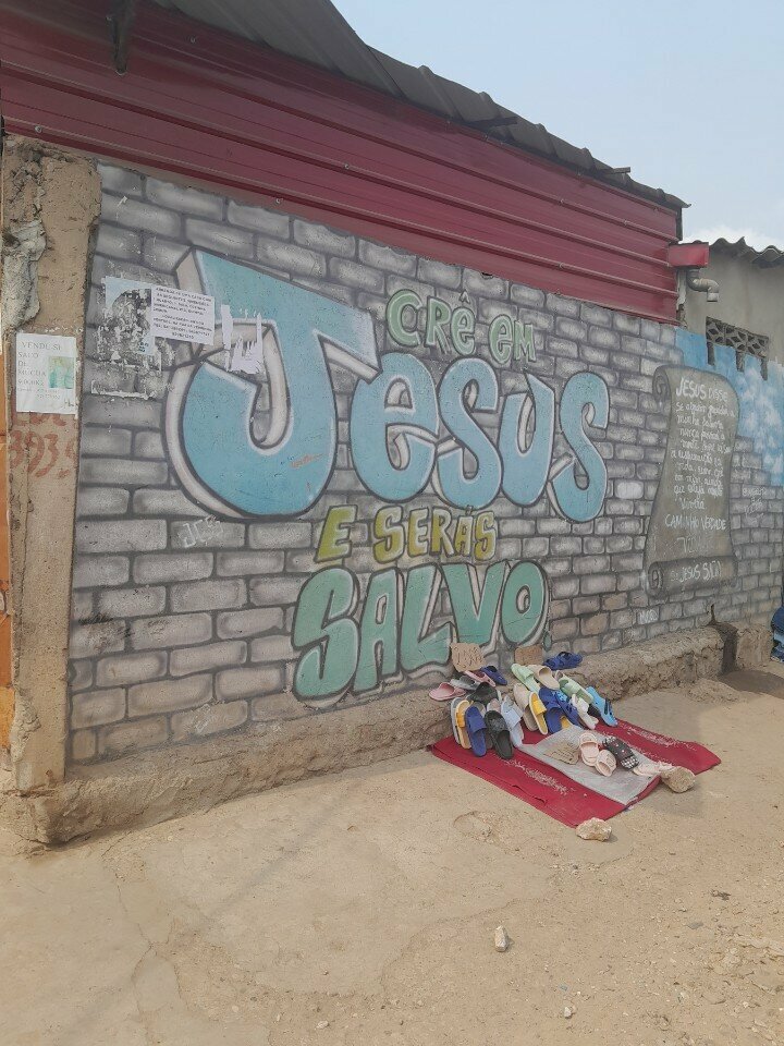 Dini dernekler Igreja crê em Jesus, Loanda, foto