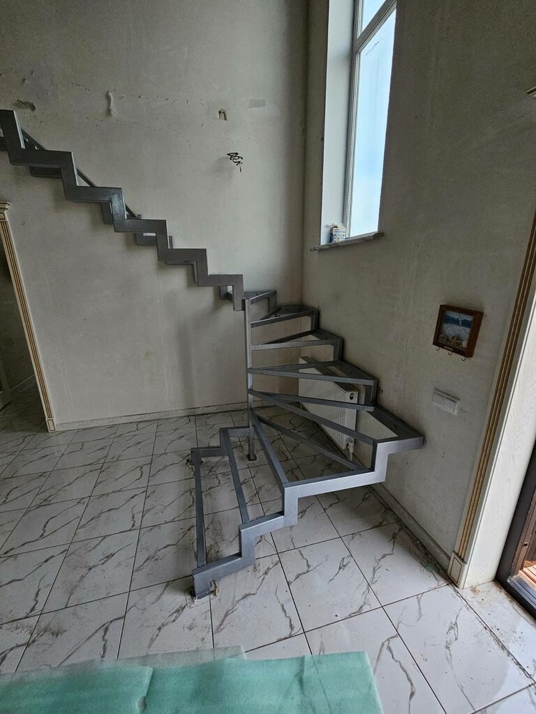 Merdiven ve korkuluklar Otproffi, Ufa, foto