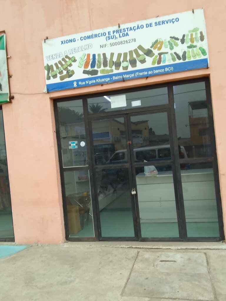 Ayakkabı mağazaları Xiong, Loanda, foto