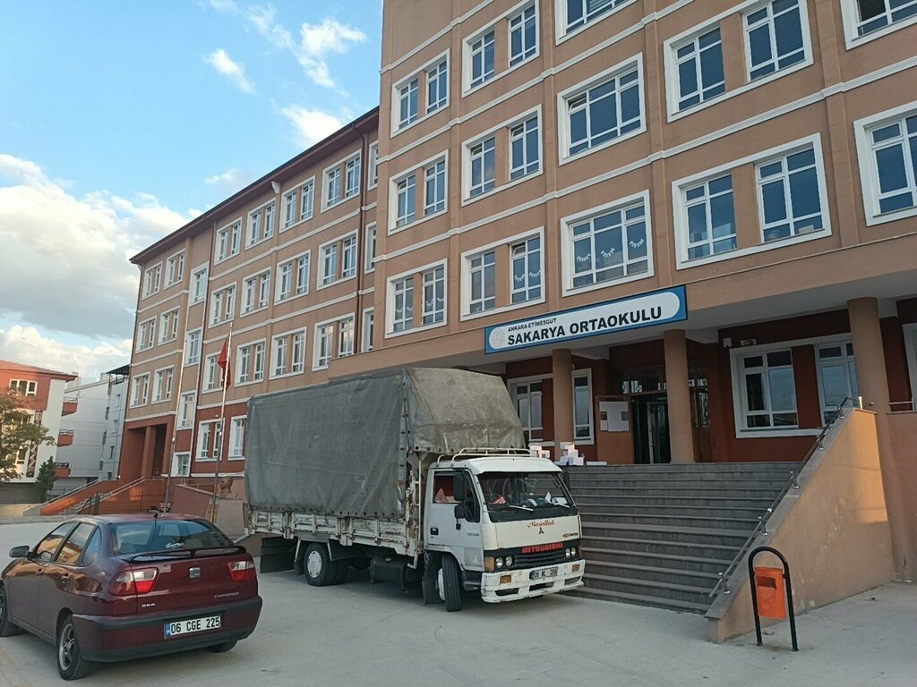 Ortaokul Sakarya Ortaokulu, Ankara, foto