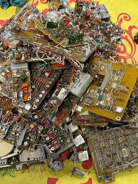 Geri dönüşüm maddeleri RadiodetaliUSSR, Moskova, foto