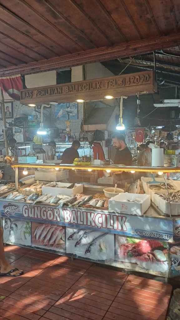 Balık ve deniz ürünleri Güngör Balıkçılık, Fethiye, foto