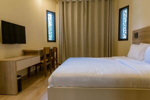 Silver Moon Hôtel (Ivory Coast, Abidjan, Cocody, Rue L155), otel  Abican'dan