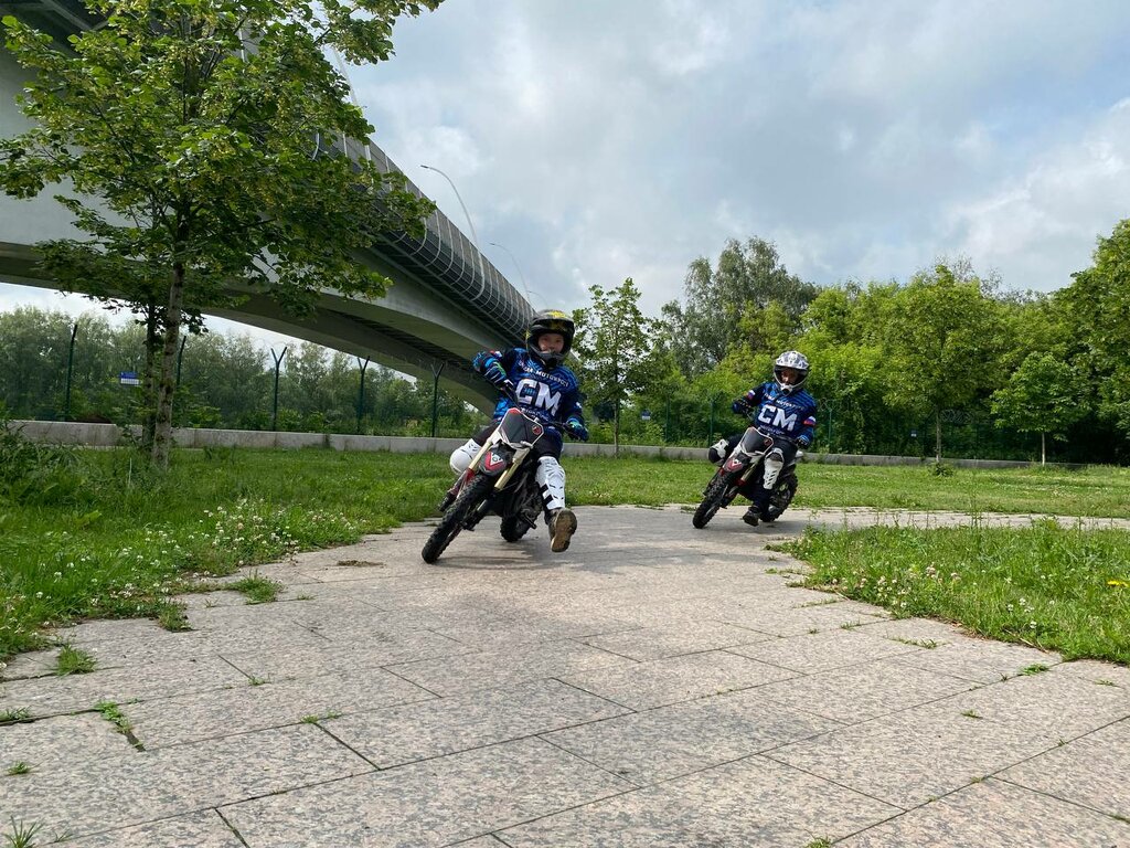 Motosiklet okulu Boost Moto Kids, Moskova, foto