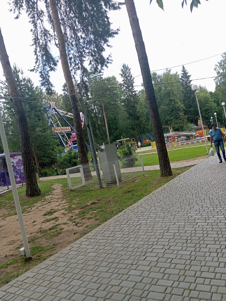 Park, sokak heykeli Буква Ё, Izhevsk, foto
