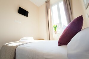 Emily Rooms (Via Gaudio No:16, San Remo), otel  San Remo'dan