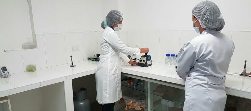 Kimya laboratuvarı Certilab, Lima, foto