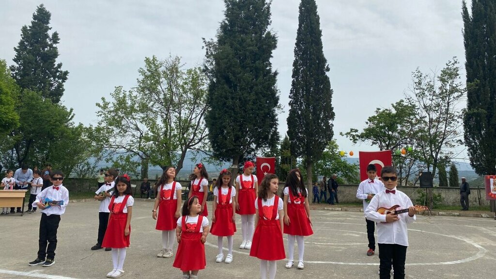 i̇lkokul Şehit Turan Meşe İlkokulu, Boyabat, foto