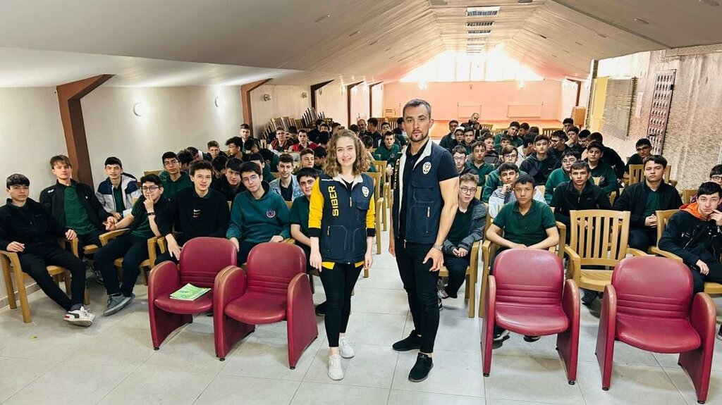 Lise Şehit Selim Cansız Anadolu İmam Hatip Lisesi, Kütahya, foto
