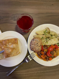 Бистро на Ремезова (Semyona Remezova Street No:19), fast food  Tobolsk'tan