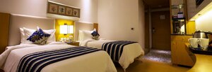 Golden Tulip Vasundhara Hotel & Suites (State of Uttar Pradesh, Ghaziabad District, tekhsil Gaziabad, Ghaziabad), otel  Uttar Pradeş'ten