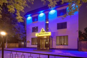 Piramida (4-y proyezd No:18), otel  Samara'dan