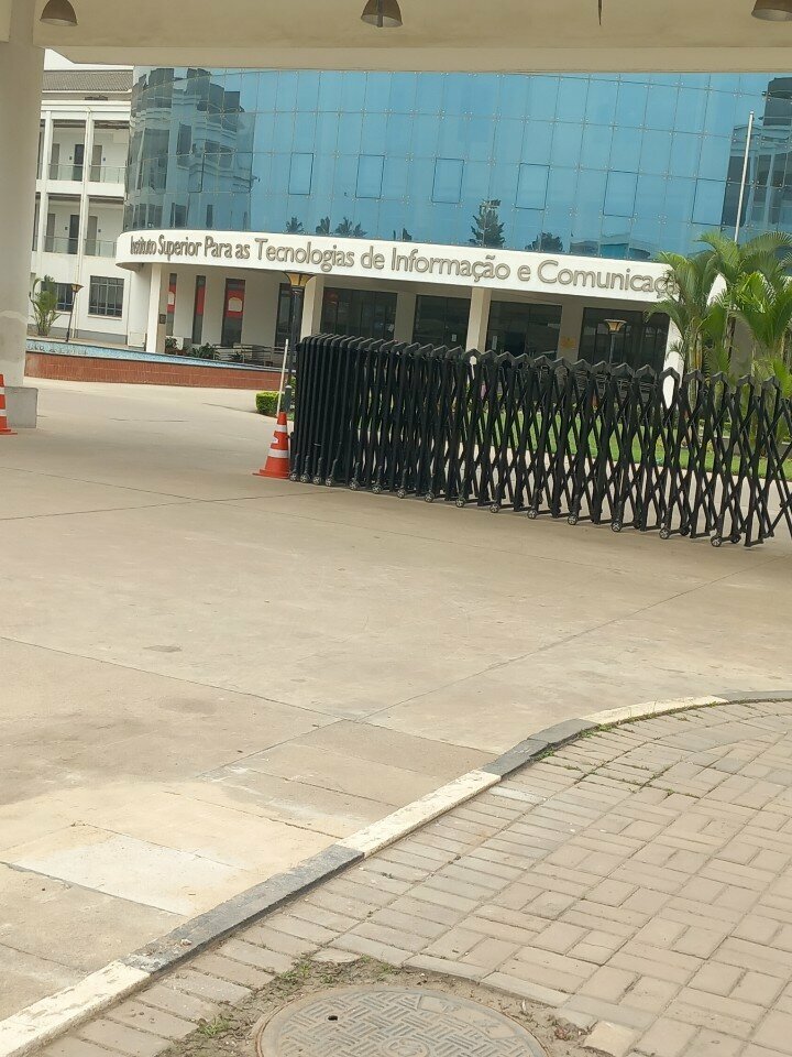 Üniversiteler Instituto Superior de Tecnologia de Informação e Comunicação, Loanda, foto
