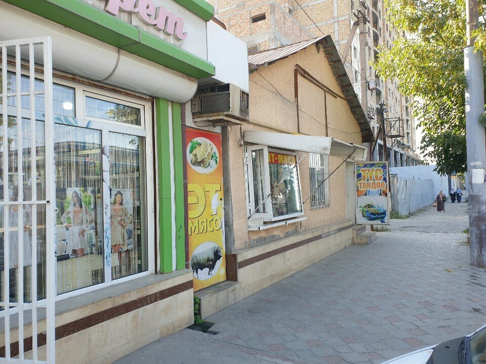 Kasap, şarküteri Meat Products Kiosk, Osh, foto