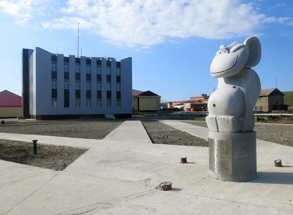 Anıt, heykel Пеликен, Chukotka Özerk Bölgesi, foto