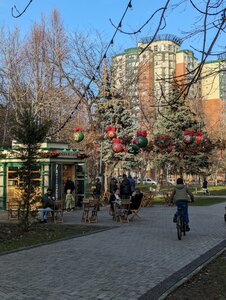 Scuarul Sarmizegetusa (Chisinau, scuarul Sarmizegetusa), kültür ve eğlence parkları  Kişinev'den
