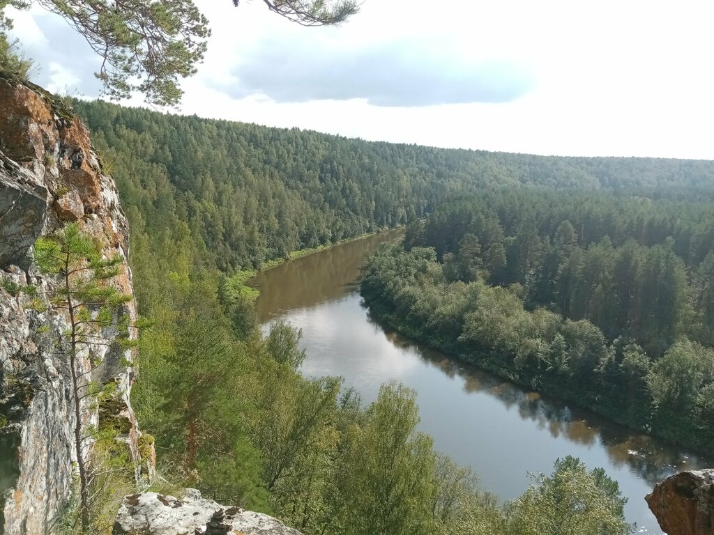 Dağ zirvesi Скала Яман-таш, Çeliabinskaya oblastı, foto