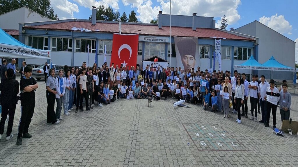 Lise Elbistan Mesleki Ve Teknik Anadolu Lisesi, Elbistan, foto