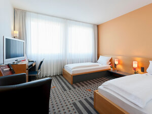 Best Western Hotel am Europaplatz (Rathausstraße No:2, Königsbrunn), otel  Konigsbrunn'dan