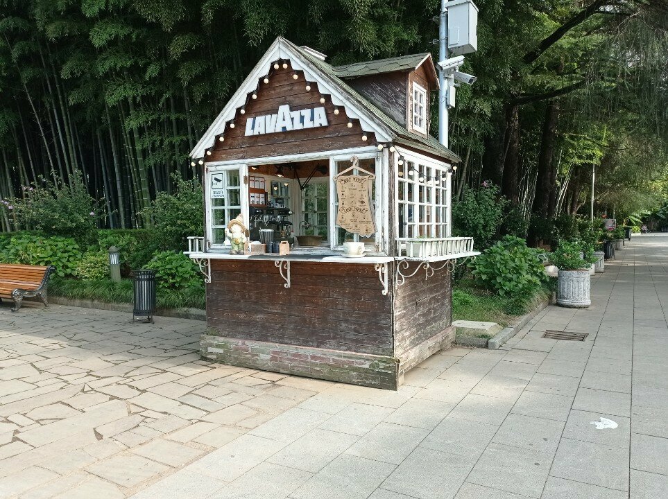 Kahve dükkanları Кофейный киоск Lavazza, Batum, foto