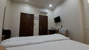 Ayvan Plaza (Chobakoʻli koʻchasi No:184), otel  Buhara'dan