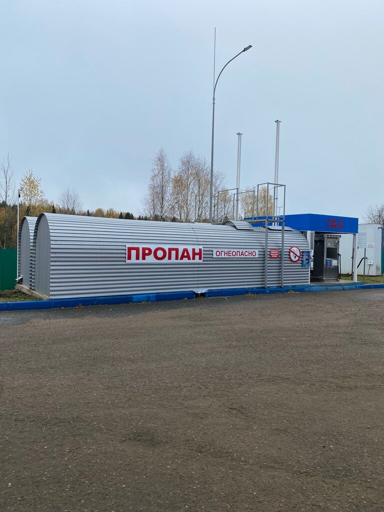 Benzin istasyonu Движение, Kirovskaya oblastı, foto