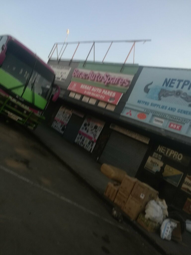 Otomobil yedek parçaları Netpro Spares, Lusaka, foto