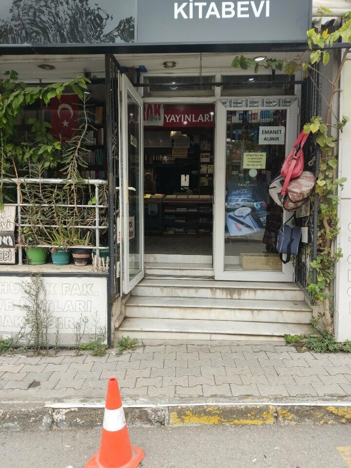 Kitap mağazaları Burak Kitapevi, İzmir, foto