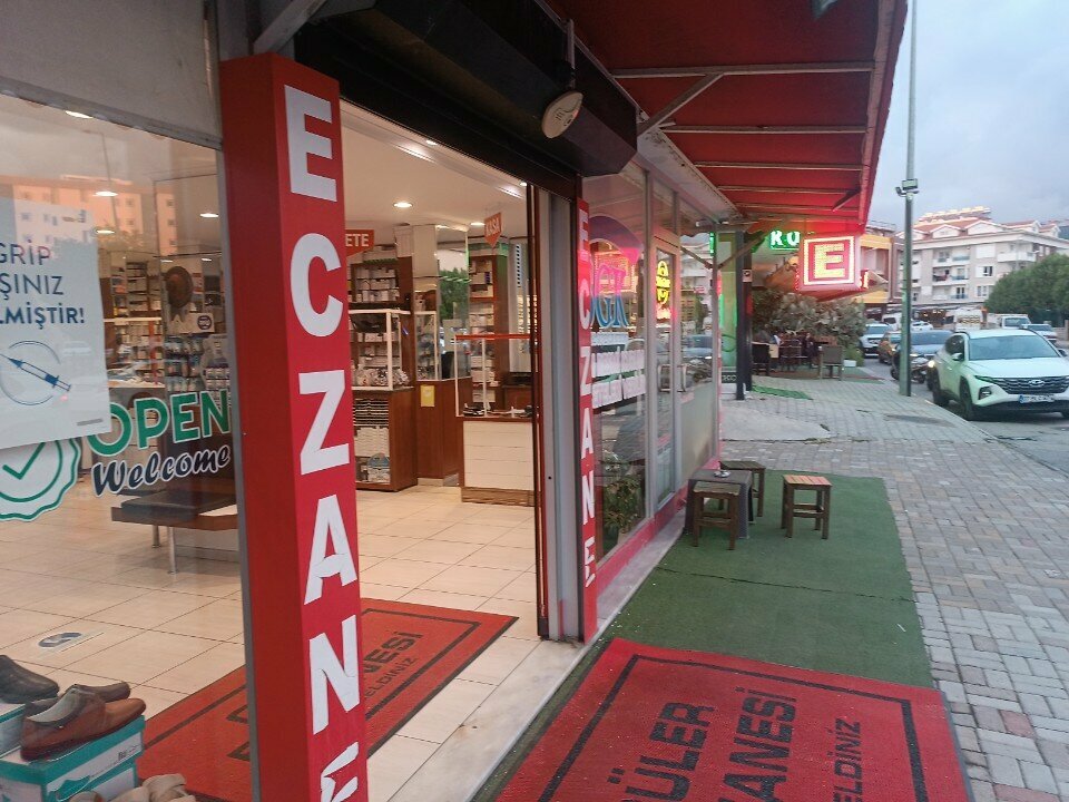 Eczaneler Güler Eczanesi, Alanya, foto