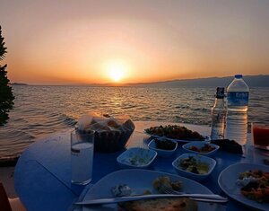 Ali Babanın Yeri (Balıkesir, Burhaniye, Taylıeli Mah., Derviş Günday Cad.), restoran  Burhaniye'den