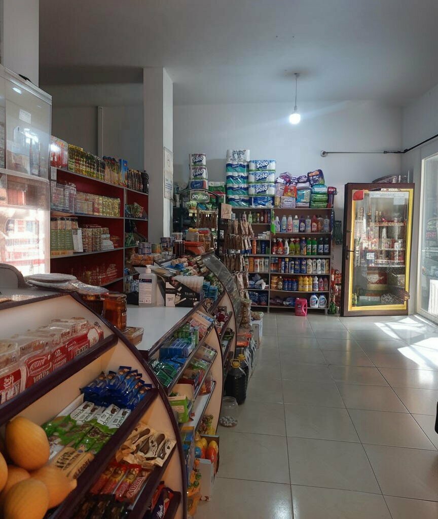 Market Güler Market, Edremit, foto