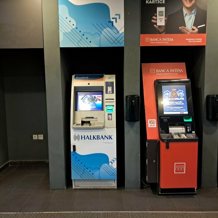 ATM'ler Banca Intesa, Belgrad, foto