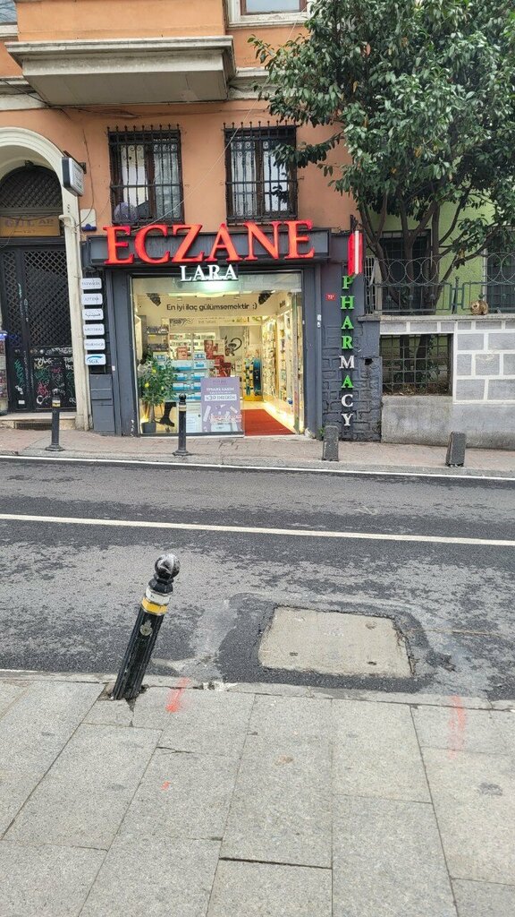 Eczaneler Eczane Lara, İstanbul, foto