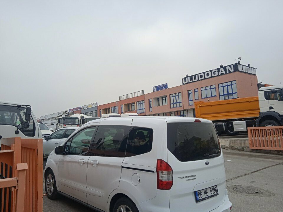 Kamyon ve ağır vasıta satış ve servis firmaları Ufuk Motorlu Araçlar, Ankara, foto