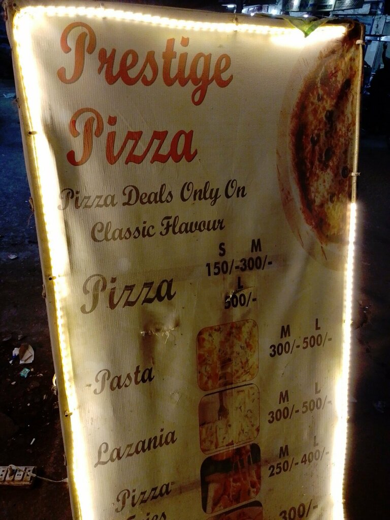 Pizzacılar Prestige pizza, Karaçi, foto