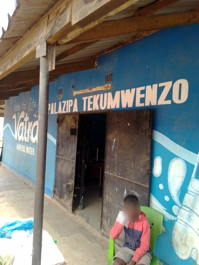 Yapı mağazası Palazipa Tekumwenzo Complex, Lusaka, foto