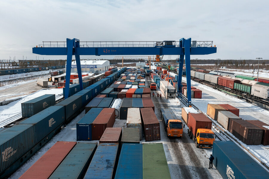 Konteyner nakliyatı Transportnaya kompaniya Yakutsky Tranzit, Yakutsk, foto