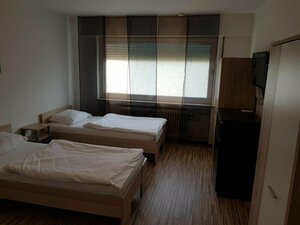 Ab Apartment 24 (Baden-Württemberg, Stuttgart, Wollerweg, 12), otel  Baden‑Wurttemberg'den