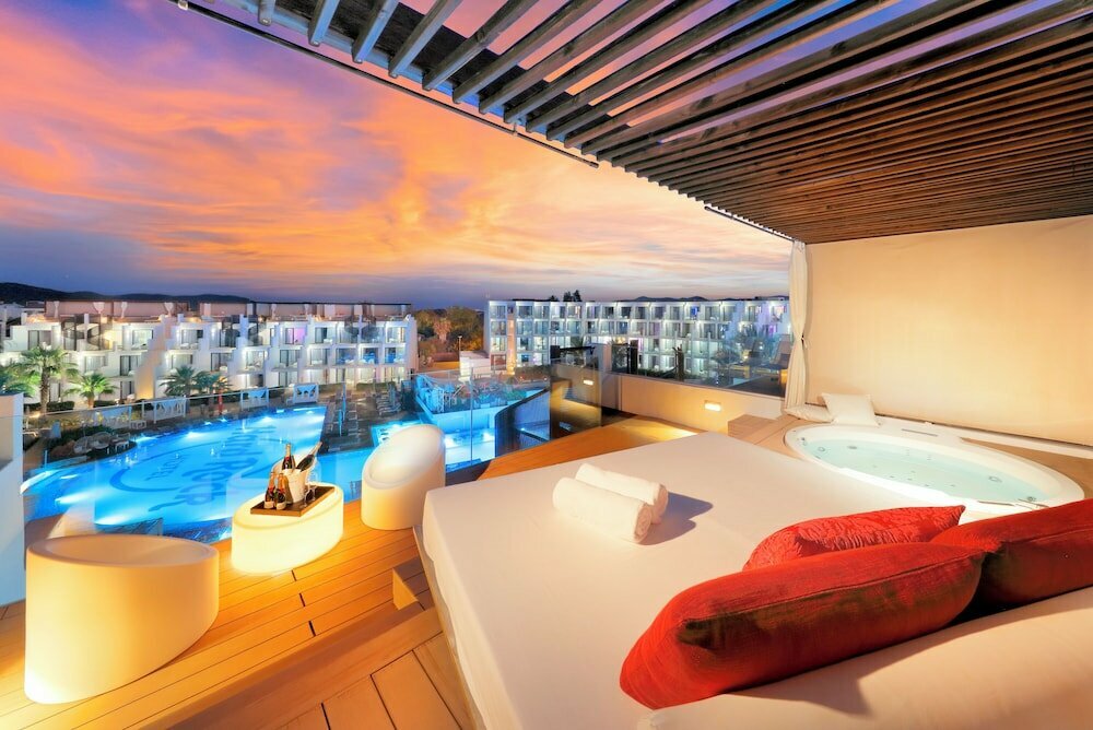 Otel Hard Rock Hotel Ibiza, İbiza, foto