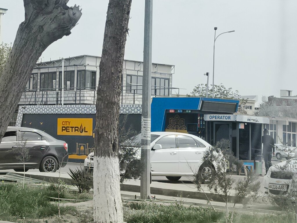 Benzin istasyonu City petrol, Buhara, foto
