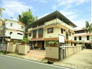 Oyo 6216 Royz Destinations (State of Kerala, Thiruvananthapuram, Kerala 695014), otel  Trivandram'dan