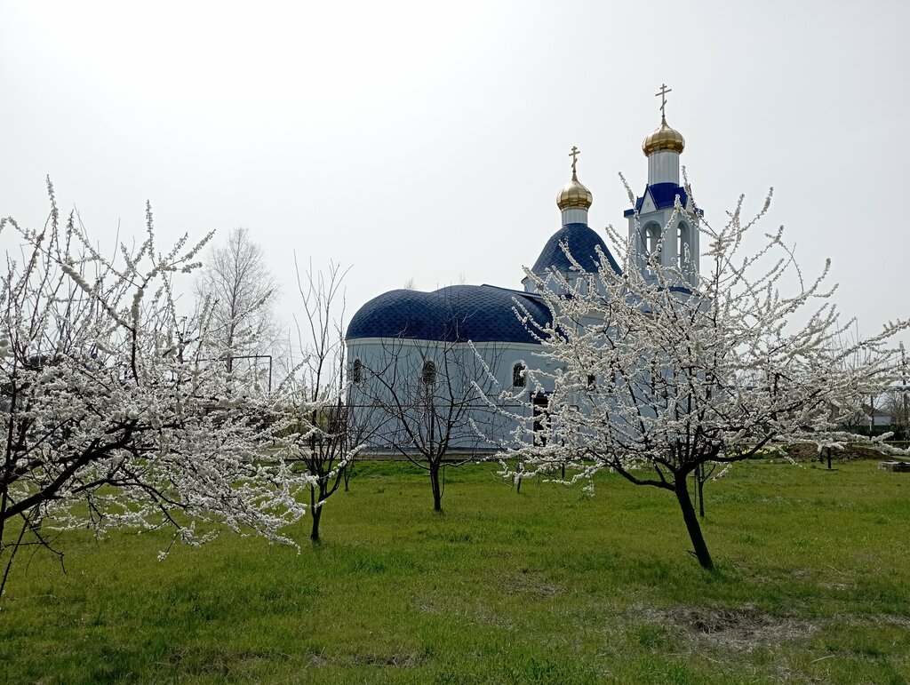 Ortodoks kiliseleri Tserkov Uspeniya Presvyatoy Bogoroditsy, Krasnodarski krayı, foto