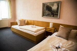 Hotel Stadt Peine (Lower Saxony, Peine, Schwarzer Weg, 70), otel  Peine'den